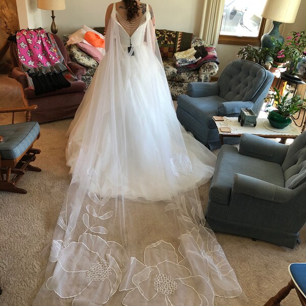 LILLY /chapel Organza Floral Veil/ Custom Veil/ Chapel Wedding Veil ...