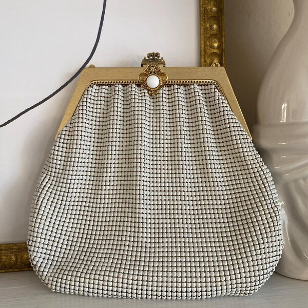 Vintage Stratton Compact With Madonna and Child Centerpiece, Stratton ...