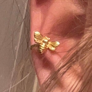 Dainty & Tiny Bee Shaped Ear Cuff Earrings - Etsy