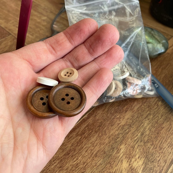 Assorted Wood Buttons Mixed Colors and Sizes Wooden Steampunk Vintage ...
