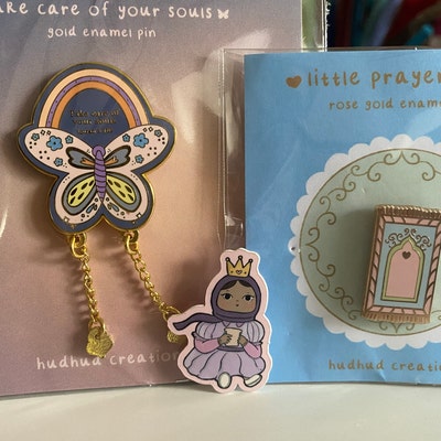 Sticker Glossy Hijabi on Prayer Mat Sticker Hijabi Reading - Etsy