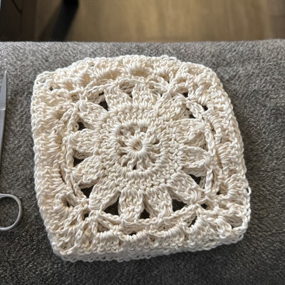 PATTERN Granny Square Shawl Crochet Pattern - Etsy