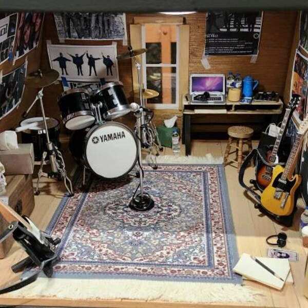 Miniature Drum Set Replica Drum Kit Pearl With Guitars and Bass Natural ...