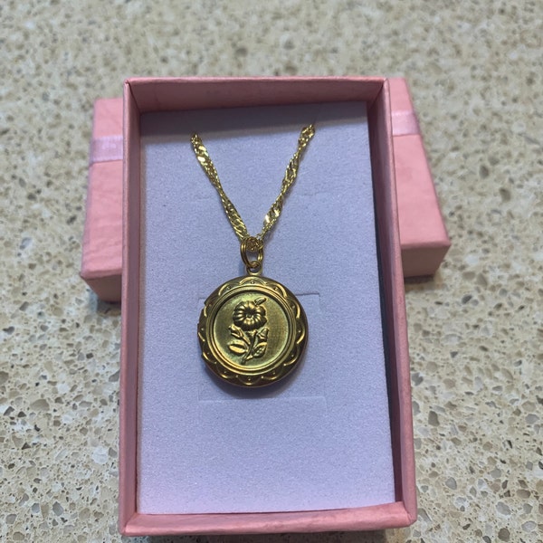 St Therese of Lisieux Relic Locket - Etsy