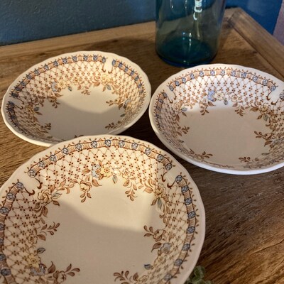 MARLAW HAMILTON FIGURINE / Pottery / Hand Painted / - Etsy