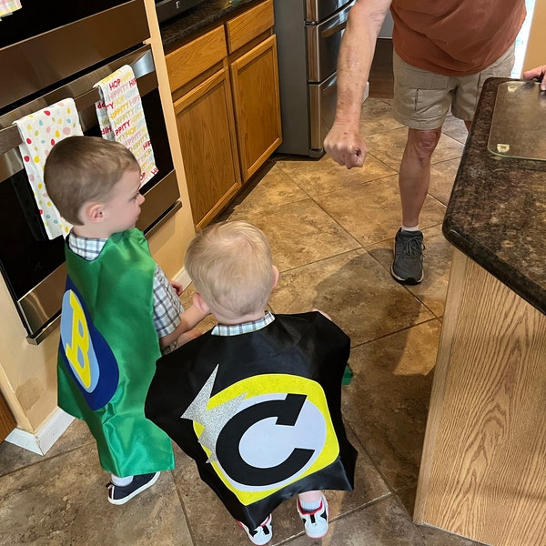 Make Your Own Cape DIY Superhero Cape Decorating Kit. Super Hero Party ...