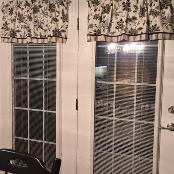 Blue Gold Yellow White Valance Jacobean Bloomcraft 17 X 54 Window ...