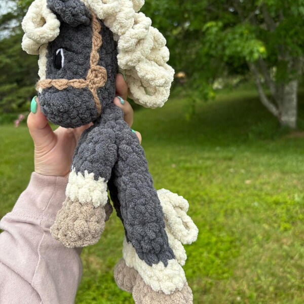 Paylin the Pony SNUGGLER Crochet Pattern | No Sew Low Sew Crochet ...
