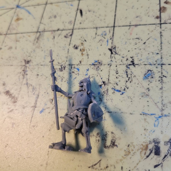 Questing Knight on Foot - Highlands Miniatures - Etsy