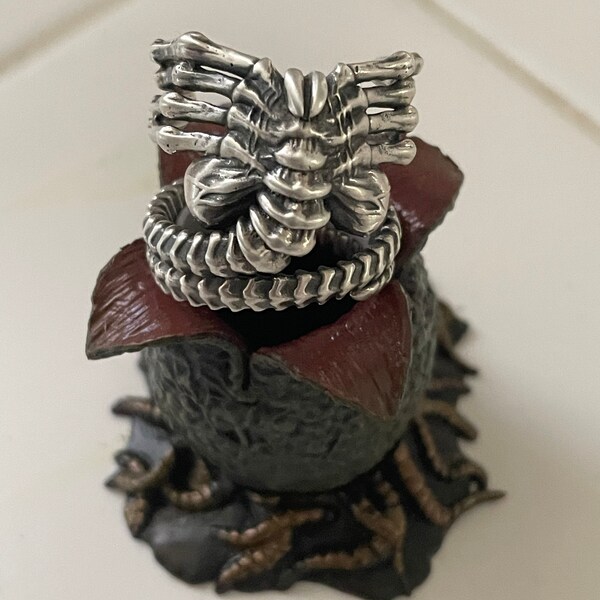 H.R. Giger Inspired , Alien Facehugger Ring, Facehugger, Chestburster ...