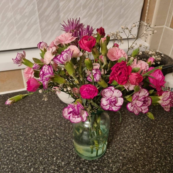 LETTERBOX FLOWERS FRESH - Send Some Letterbox Love - Personalised Note ...