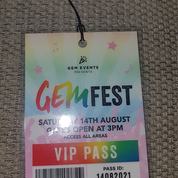 Personalised Festival Style VIP Pass & Lanyard Invitations Invites ...