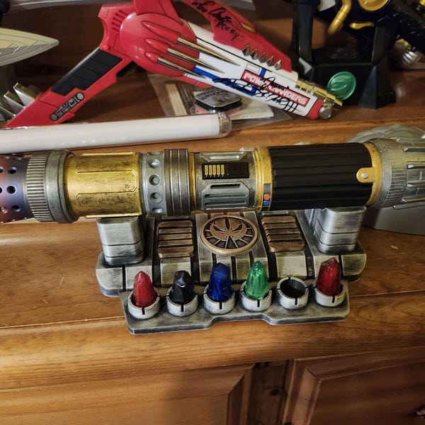 Kyber Crystal & Lightsaber Shelf Display Stand - Choose Your Design - Etsy