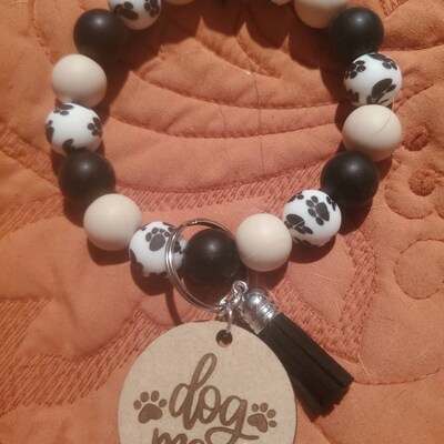 7x7 Personalized Dog Ear Outline Sign - Etsy