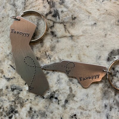 Best Friends Map Custom Long Distance Friendship State Key Chain Set of ...