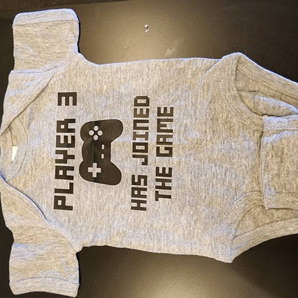 Newborn Gift - Player 3 Has Joined the Game Baby Onesie®, Computer ...