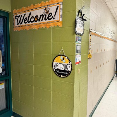 Personalized Teacher Door Sign, Bee Teacher Door Hanger, Cute Classroom ...