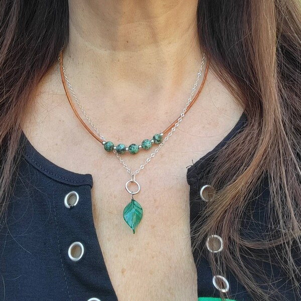 Sea Shell on 16 Inch Leather Necklaces - Natural Shells Leather Cord ...