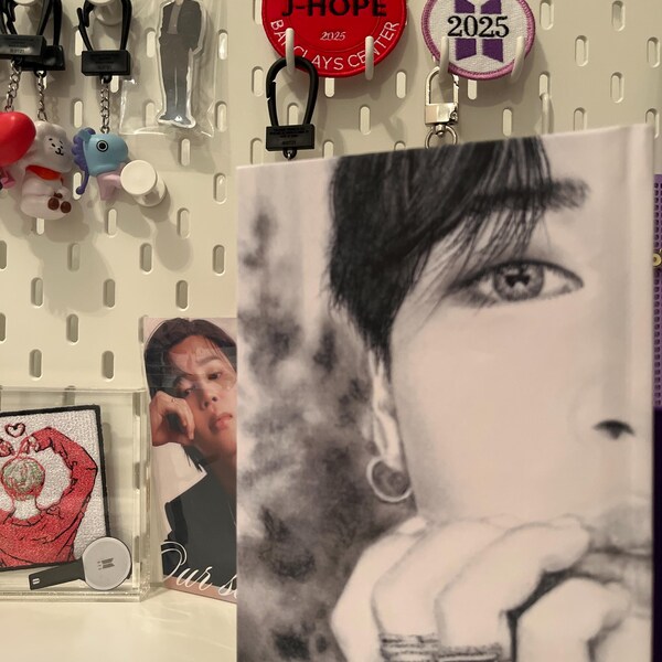 J-hope HOTS Hope on the Stage Light Scarf, B&w Checkered, Concert Tour ...