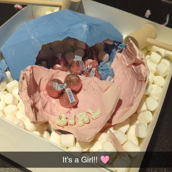 Baby Announcement / Gender Reveal/breakable Chocolate Heart / Baby Gift ...