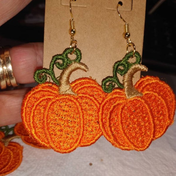 Princess Pumpkin FSL Earrings: Freestanding Lace Embroidery Design ...