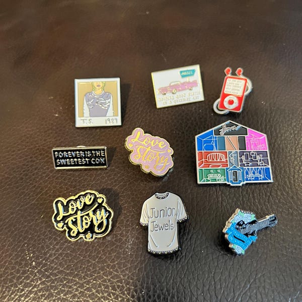 Deadpool Pin. Comic Book Pin. Funny Pin. Backpack Accessories. - Etsy