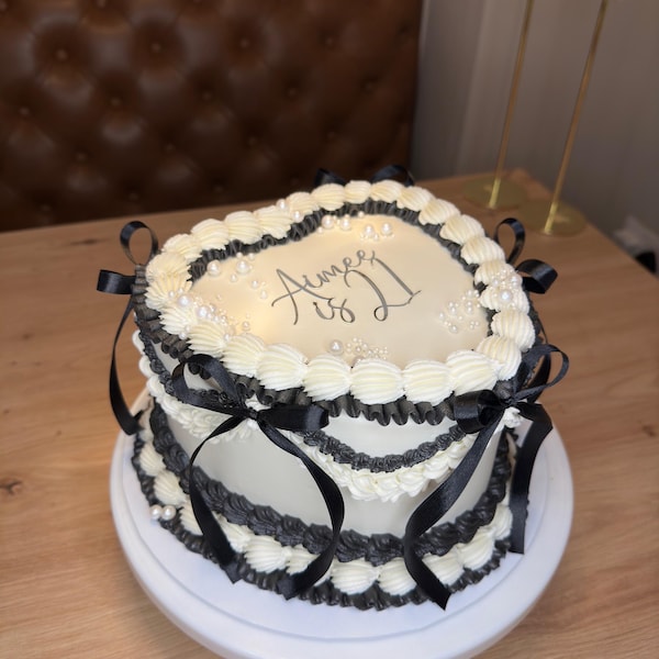 Line Art Face Cake Topper Charm Name Set, Abstract Line Art Cake Topper ...