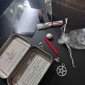 Moon Magick Witches Altar Tin, Witchcraft Kit for Manifestation ...