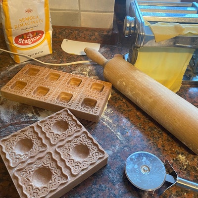 Raviolo Gourmet 7cm Mod. FLOWER Beech Mold for Pasta - Etsy