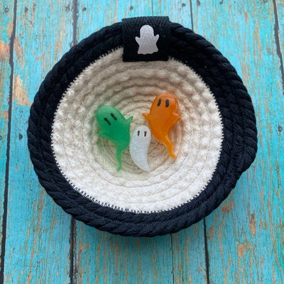 A Haunting of Ghosties Magnets Set of 5 or 10 Ghost Magnets Various ...