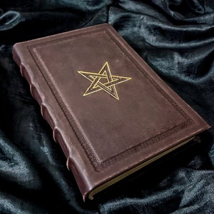 The Labyrinth Red Book Prop Replica - Etsy