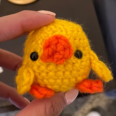 DIGITAL PATTERN of Amigurumi Duck With a Frog Hat Small Plush Duck Frog Keychain Pattern Pdf ...