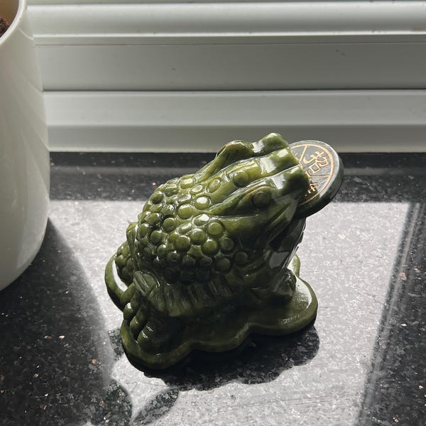 Green Jade Money Frog: Hand-carved Feng Shui Home Decor Ornament - Etsy