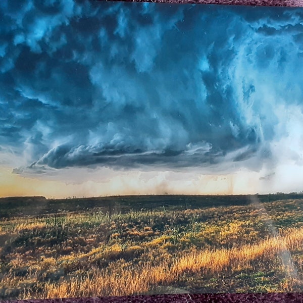 The Most Amazing Supercell Thunderstorm With a Tornado and Lightning in ...