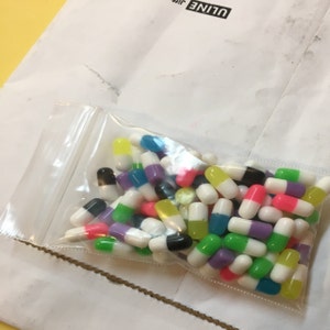 20 Multicolor Plastic Pill Capsule Beads, Half Drilled Beads, 771 - Etsy