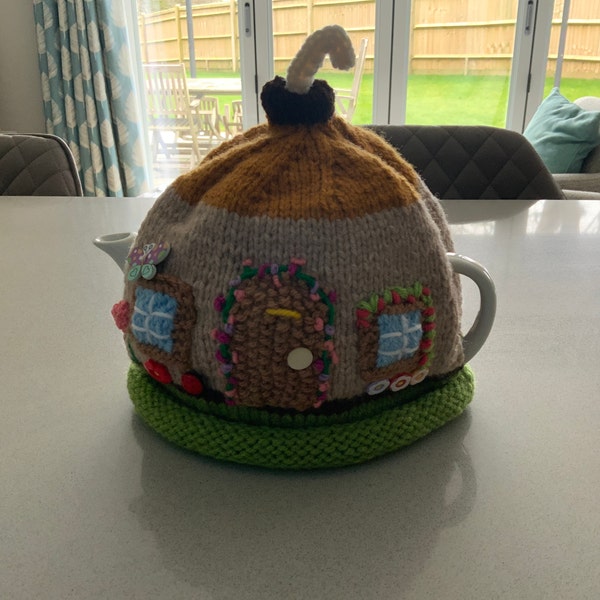 Country Cottage - Tea Cosy. - Etsy
