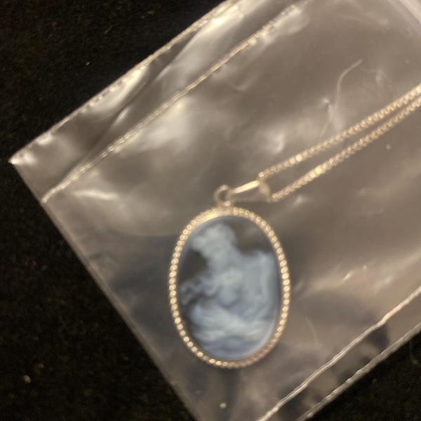 14K Yellow Gold Bell Conch Shell Cameo With Leather Blend Necklace With ...