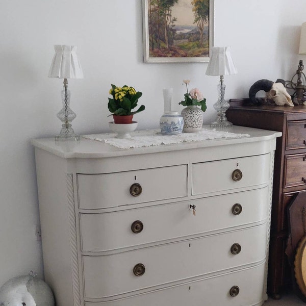 Spray Painted White Stag Minstrel Dressing Table Set With Triple Mirror ...