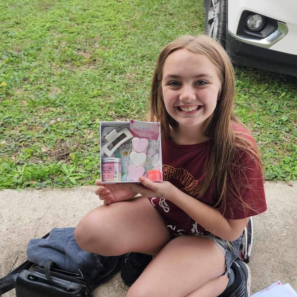 Tween Girl Gift, Pamper Box for Teenage Girl, Preteen Gift Box ...