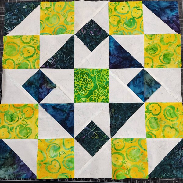 Spellbound Quilt Pattern No. 318 by Pam Buda for Heartspun Quilts - 70 ...