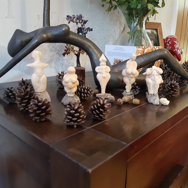 Venus of Willendorf Paleolithic Goddess. Primordial Goddess Ceramic ...