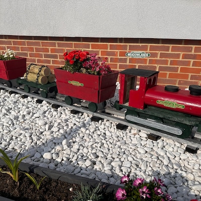 Wooden Planter Train / Decorative Garden Ornament - Etsy UK