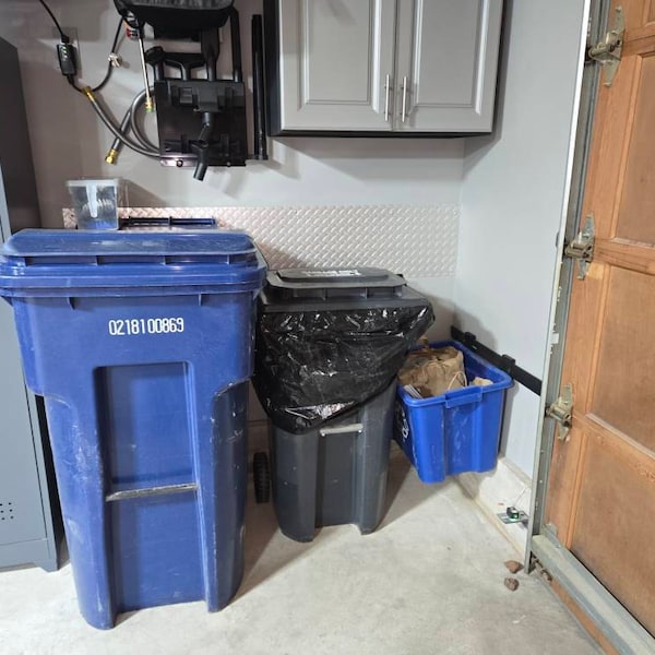 Recycle Bin Wall Mount Holder - Rubbermaid Fastrack System Compatible ...