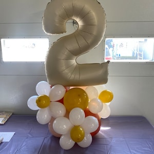 Groovy Balloon Column, Daisy Balloon, Two Groovy, Retro Balloons, Retro ...