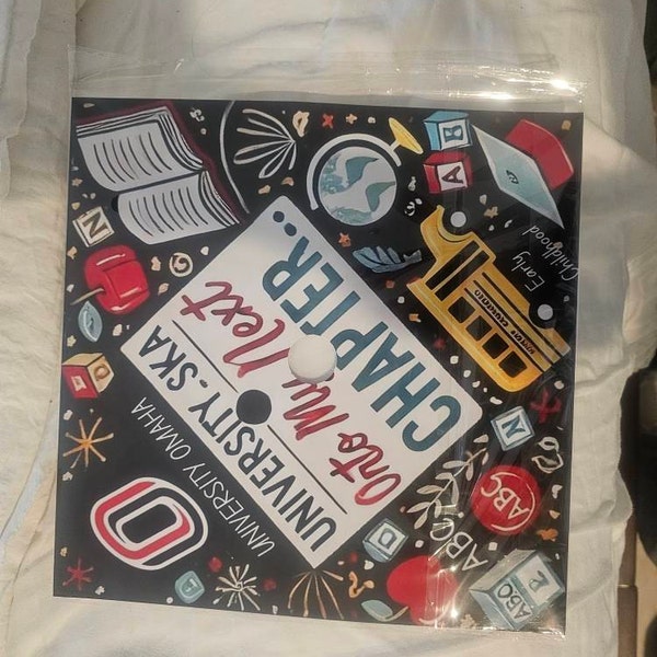 Bilingual Teacher Graduation Cap Topper, Mi Corazon Late En Dos Idiomas ...