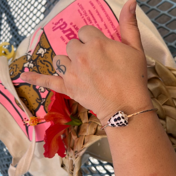 Hawaiian Hebrew Cone Shell Bangle, Gold Hammered Bracelet, Handmade ...
