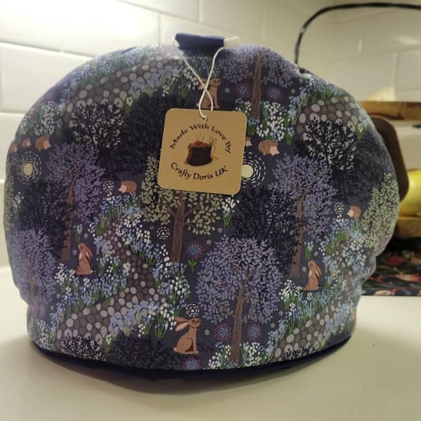 Squirrels Tea Cosy, Handmade Insulated Wildlife Nature Tea Cozy for Tea ...