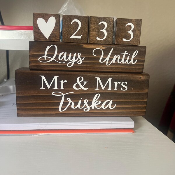 Engagement Gift - Wedding Countdown Blocks - Days Until/years as Custom Mr and Mrs Gift for the ...