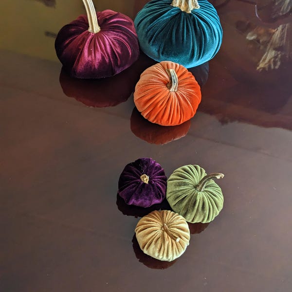 Skull Skeleton Totem Pole, Purple and Pink Flowers, Gothic Decor ...