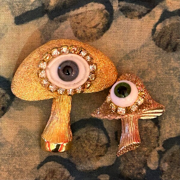 Sea Urchin Wink - Gold Tone Eyeball Brooch Pin With Hand Placed ...